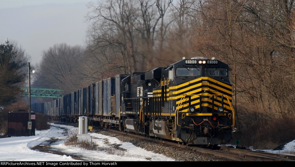 The NKP NS heritage unit leads train 67J east past LEL MP 68.8